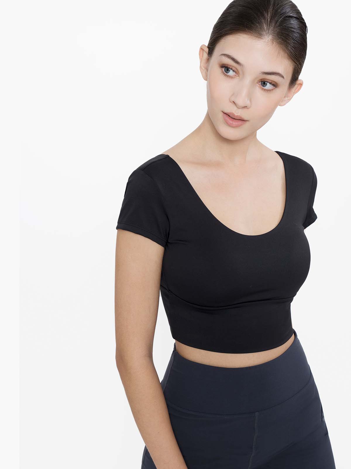 OW-01015, Short Sleeve Wireless Mould Bra Top (Cup A-D), Black | SATAMI ...